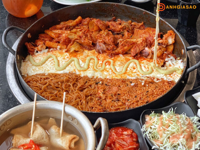 Mr. Dakgalbi menu - Hương vị gà xào bắp cải chuẩn Hàn Quốc